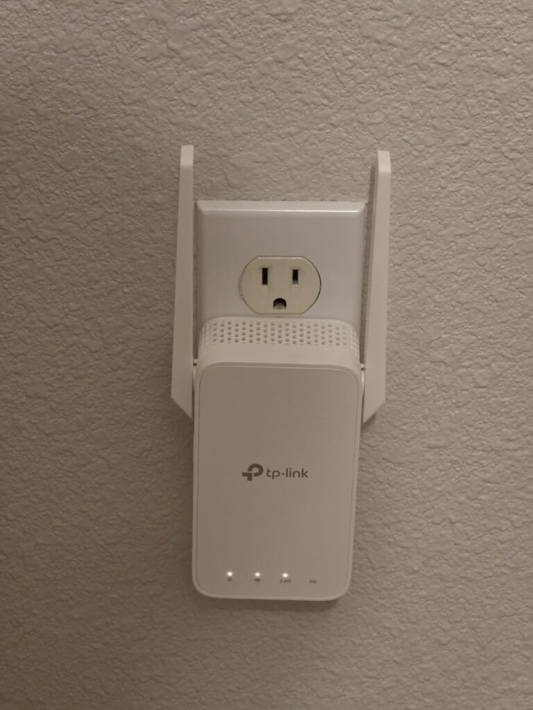 Best WiFi Extenders 2026: Top 8 WiFi 7 & Mesh Models Reviewed