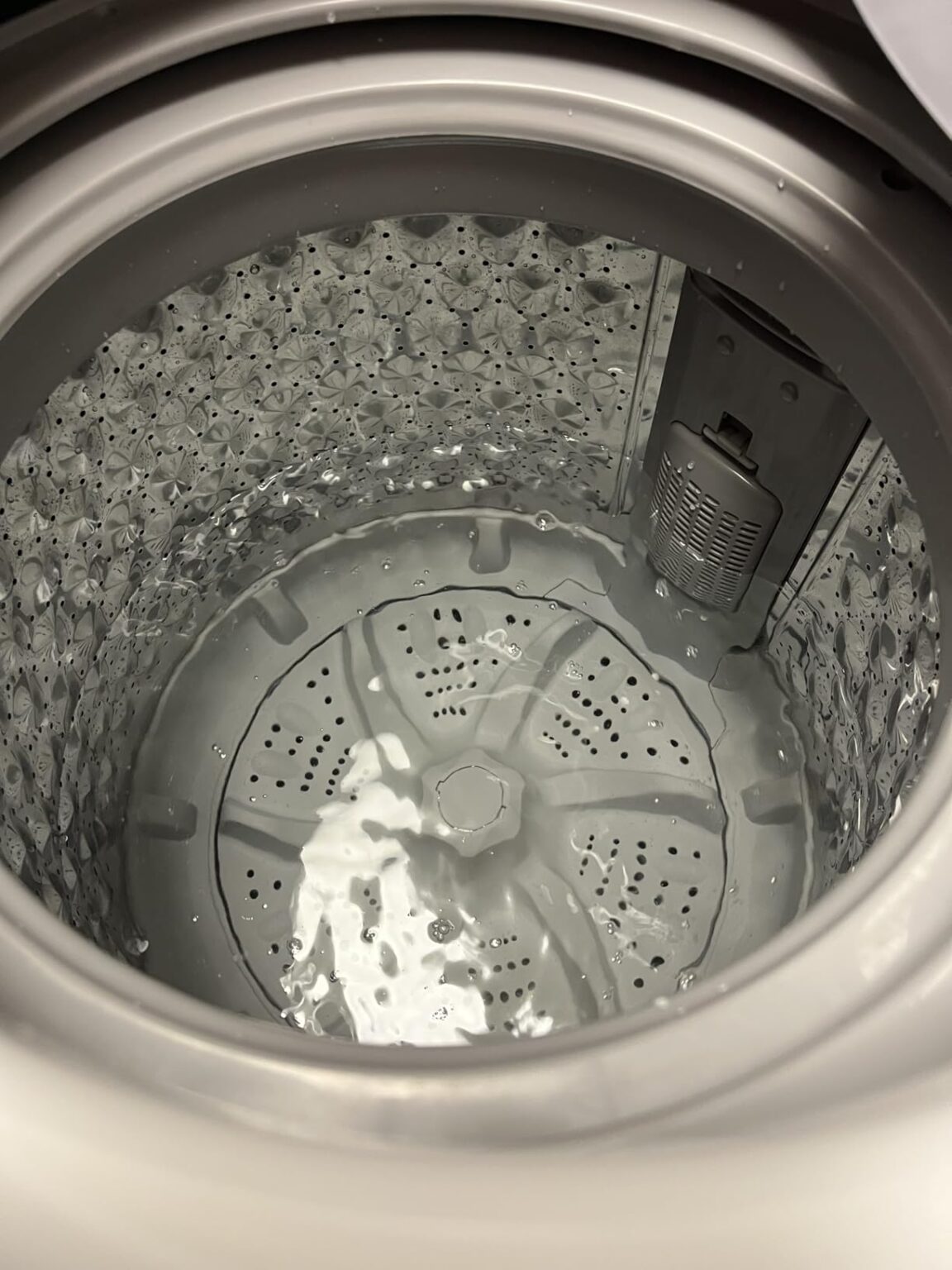 Best Large Washing Machines 2026: Top 12 Heavy-Duty Picks