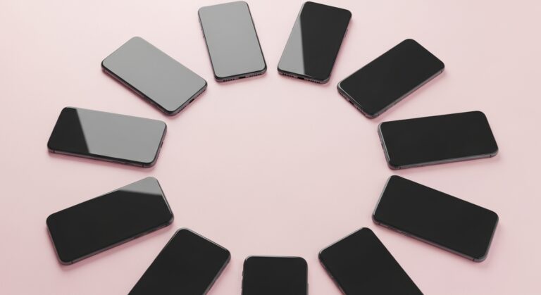 Best Phones For Instagram: 8 Models Tested by Content Creators